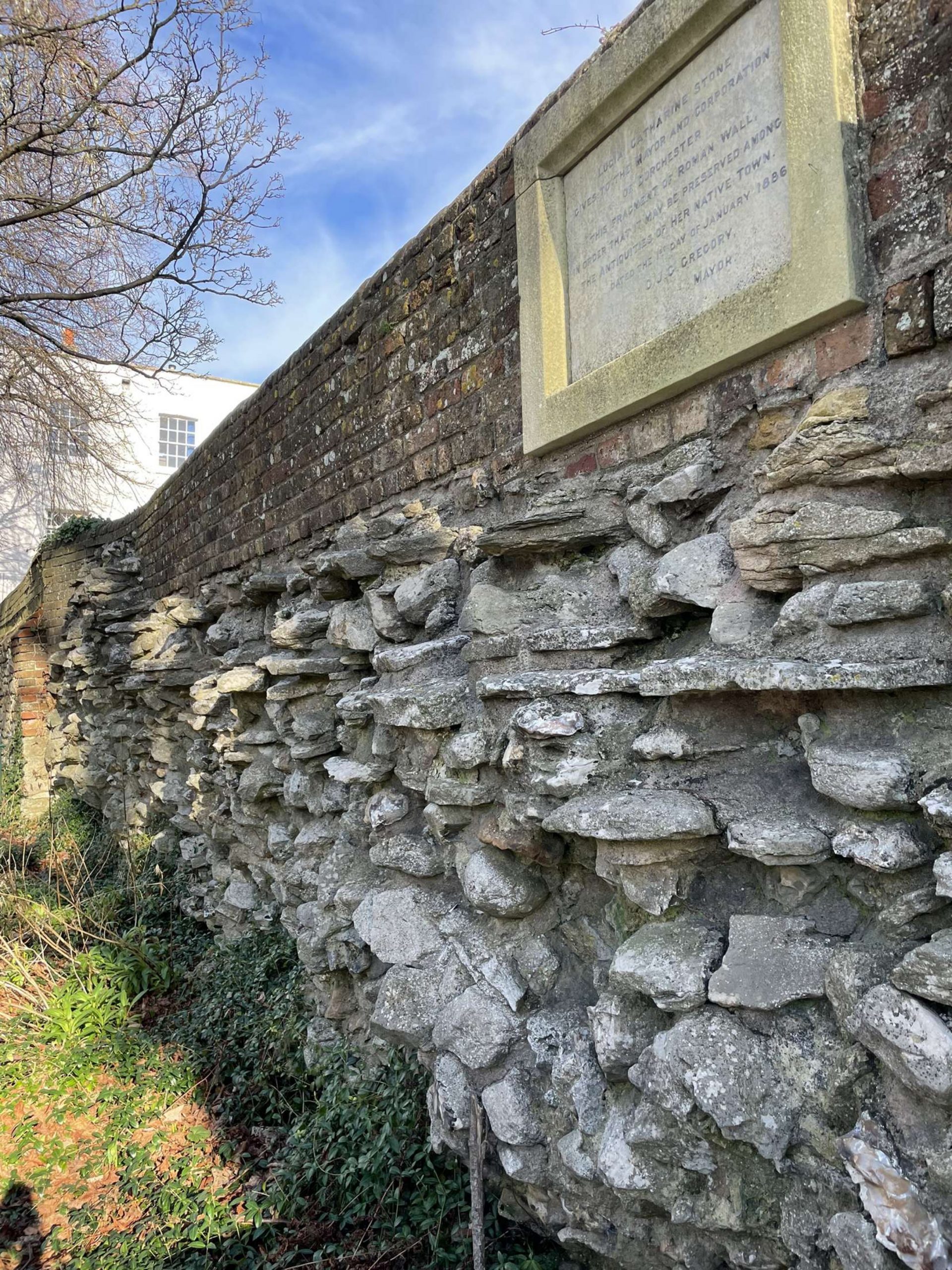 The Roman Walls - Discover Dorchester