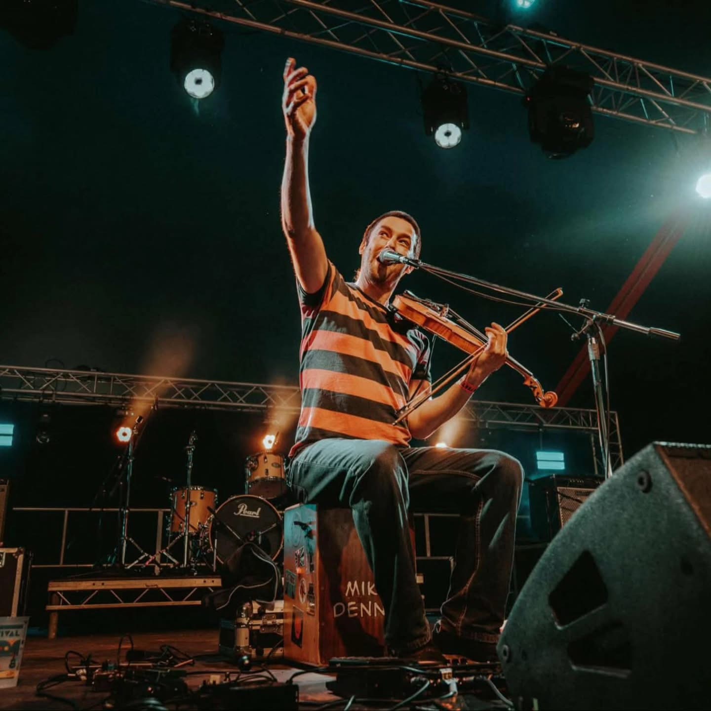 Mike Dennis: Violinist, Rapper, Looper - Discover Dorchester